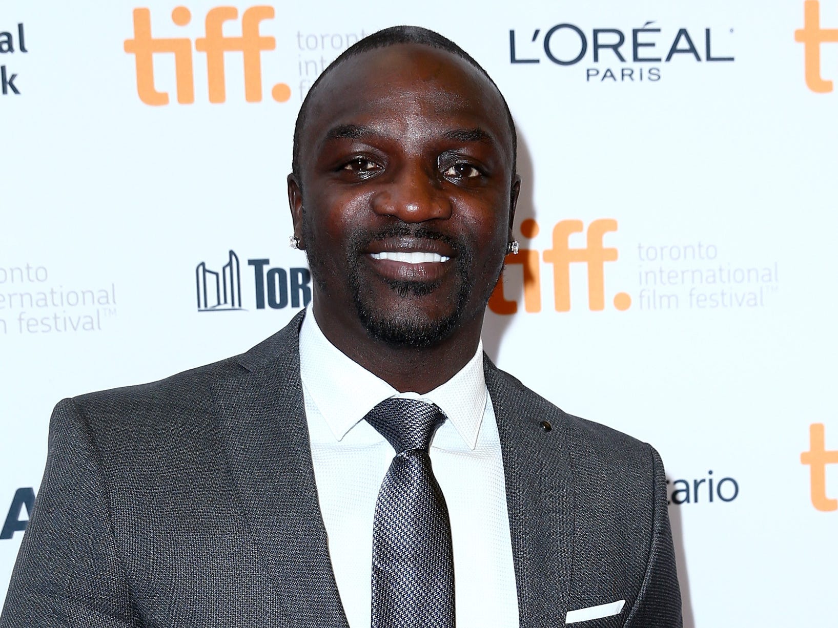 Singer Akon has finalized plans to build a 2,000-acre city in Senegal ...