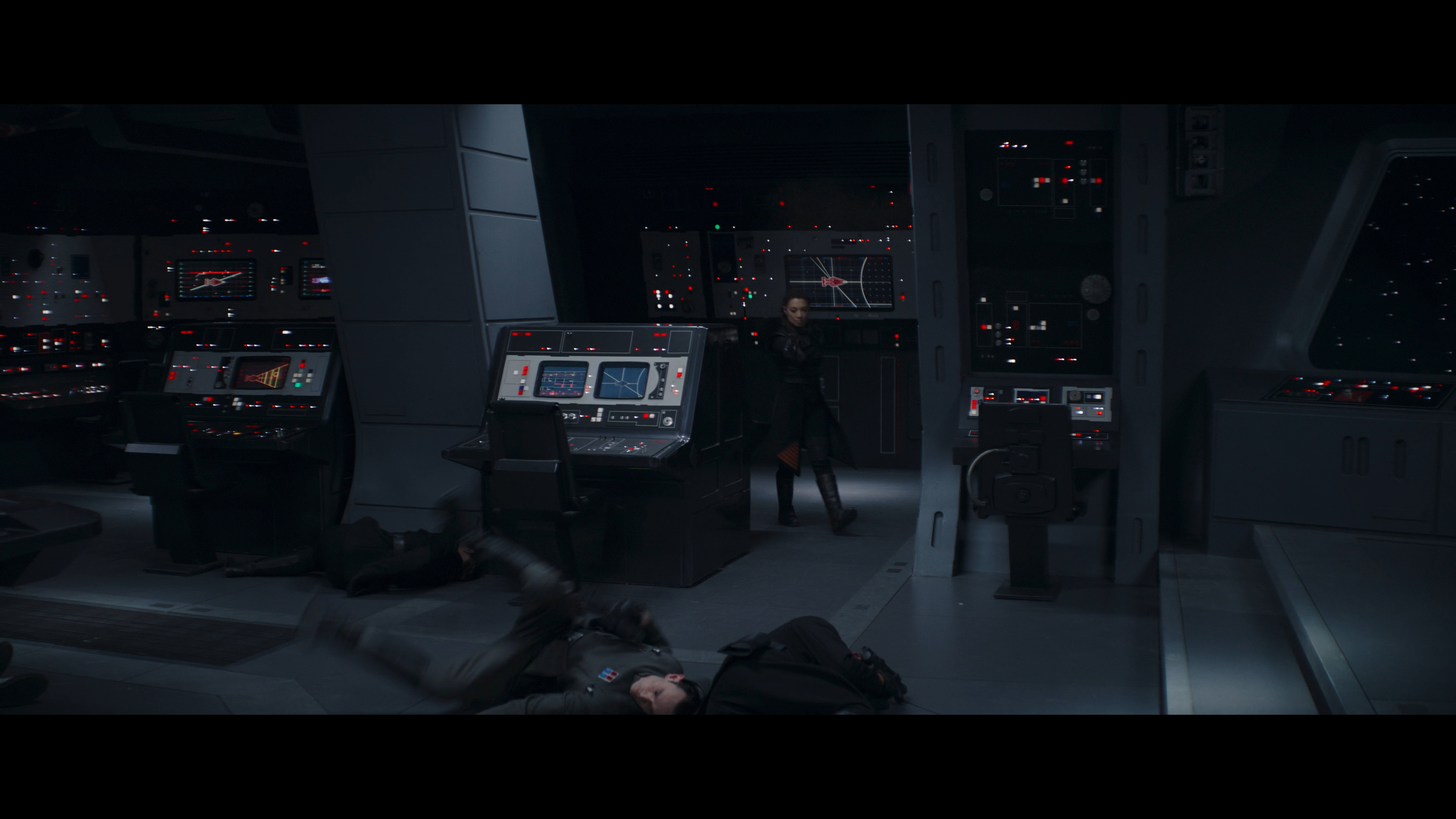 Gideon's comms officer. How did she survive? : r/TheMandalorianTV