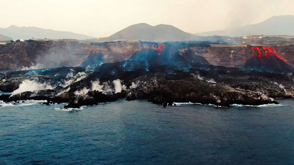 Lava delta is created by volcanic eruption: Photos show the extent on ...