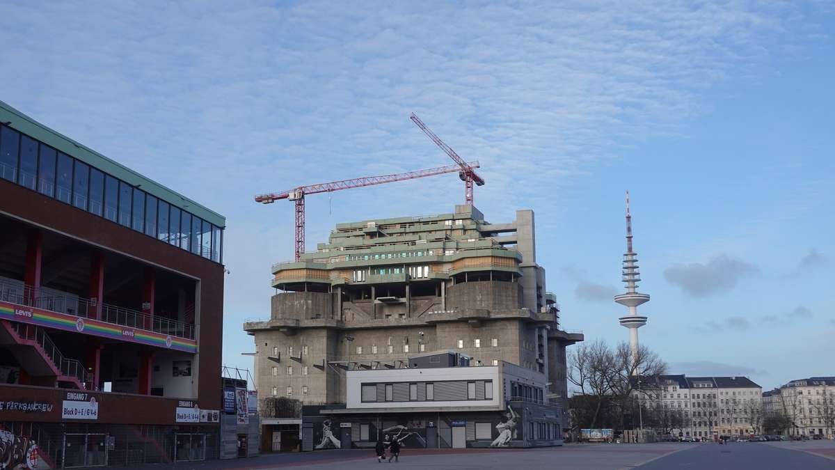 New landmark for Hamburg - the bunker turns green - Padeye