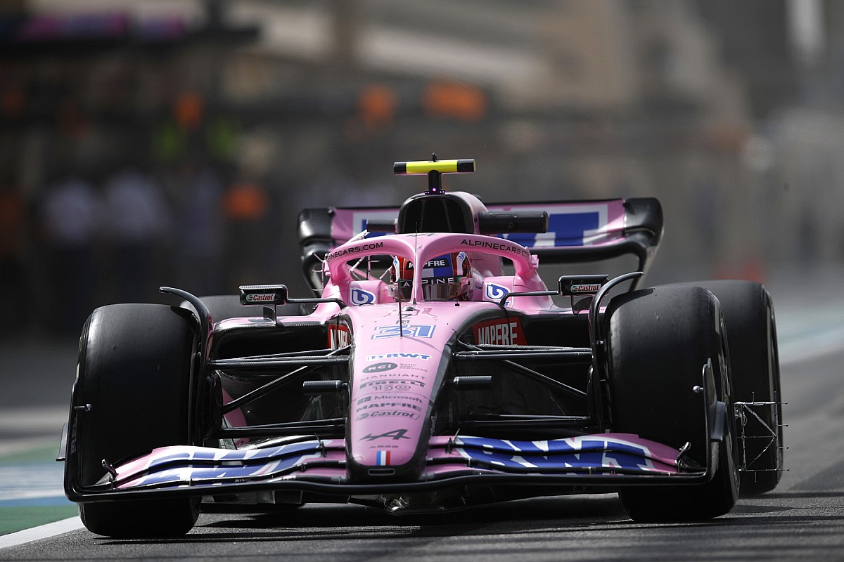 Video and photos: the pink Alpine debuts on the Bahrain F1 track - Padeye