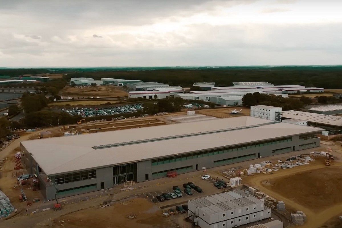 Video: this is how Aston Martin builds its new F1 factory for 2023 - Padeye