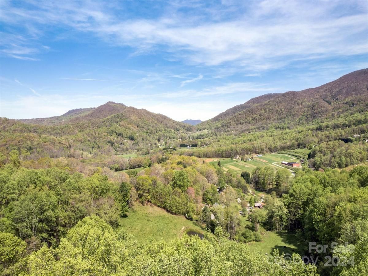 301 Awohali Trail Maggie Valley NC 28751 MLS #CAR4075274