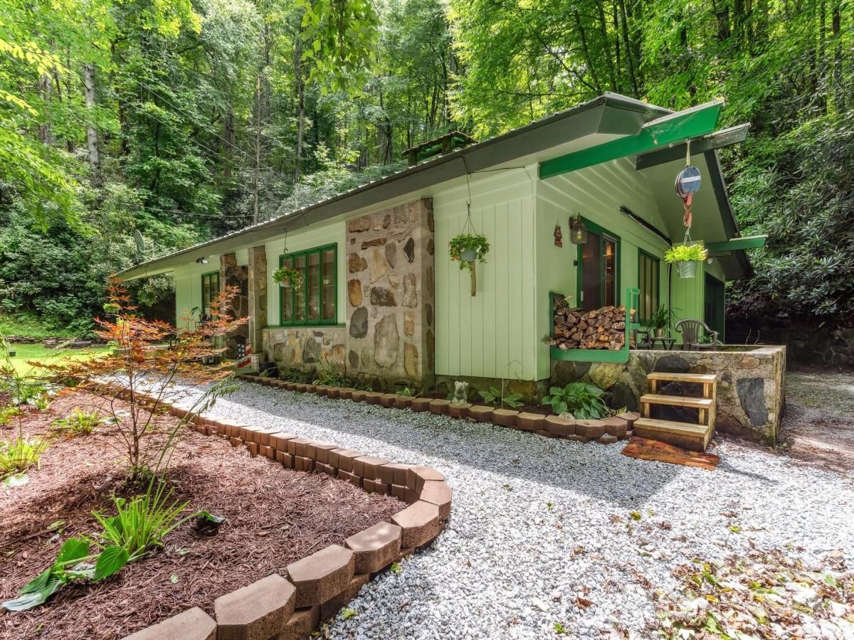 11460 Greenville Highway Cedar Mountain NC 28718 MLS #CAR4167087