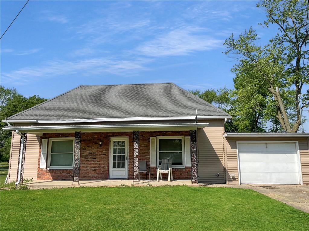 725 Iowa Street Ashmore IL 61912 MLS #6254999 – Carol and Company