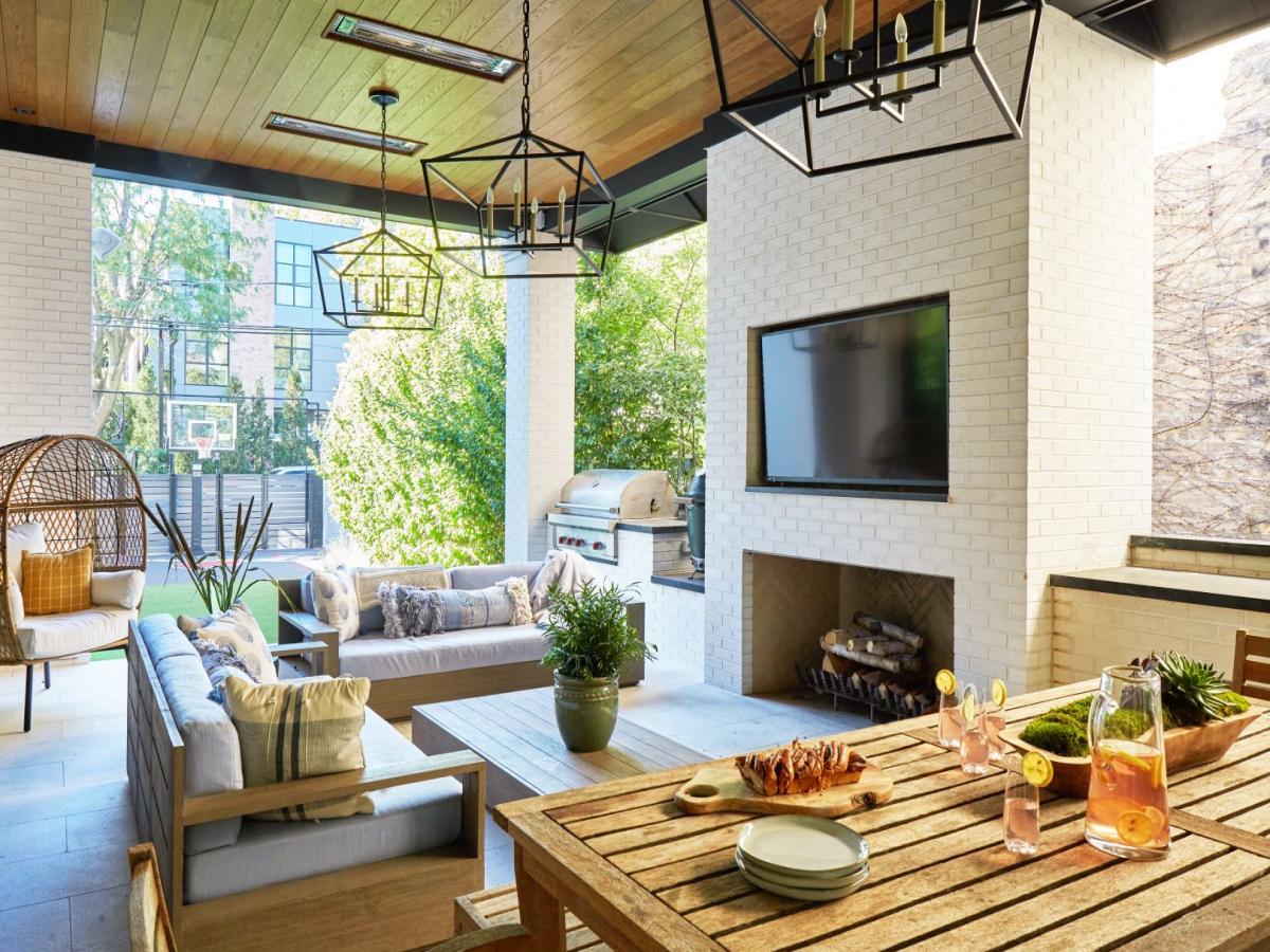Explore Top 5 Wealthiest Neighborhoods in Chicago