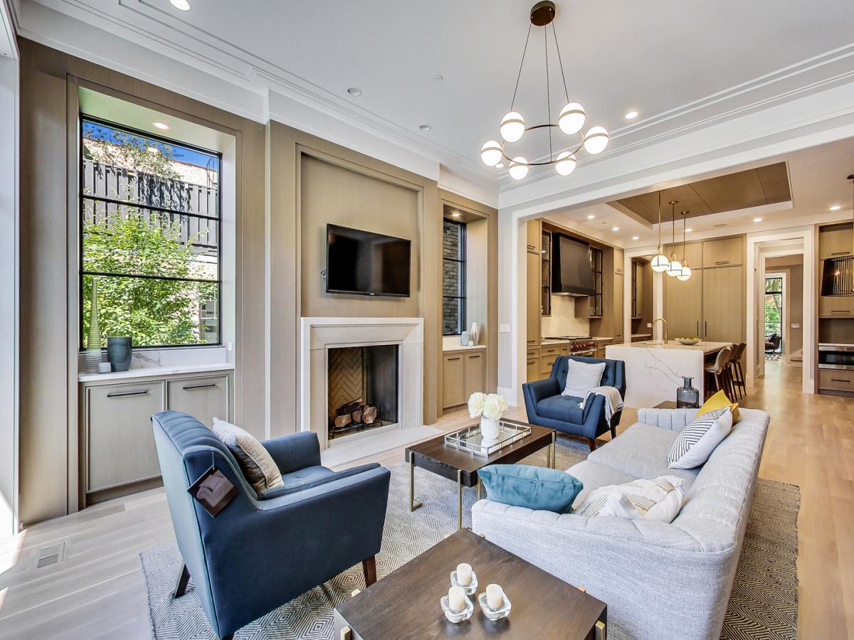 Explore Top 5 Wealthiest Neighborhoods in Chicago