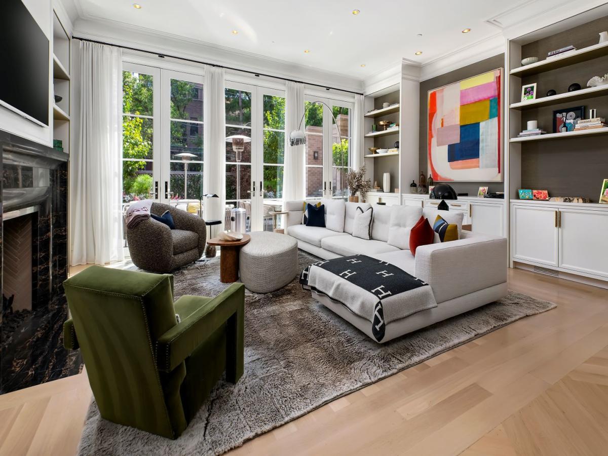 Explore Top 5 Wealthiest Neighborhoods in Chicago