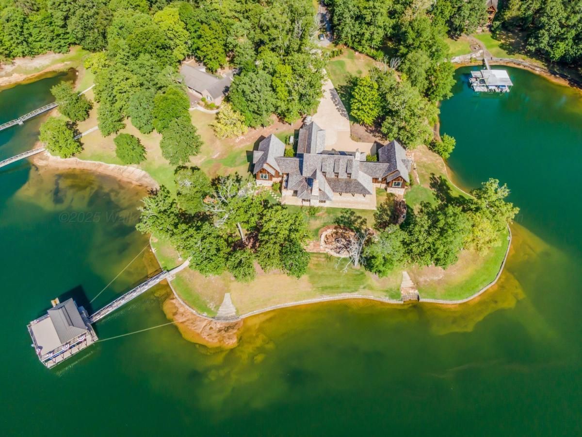 Waterfront Real Estate Listings for Lewis Smith Lake, Alabama